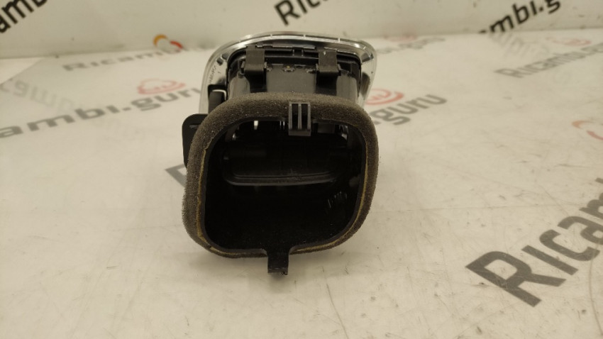 Bocchetta aria Anteriore Sinistra Volvo v40