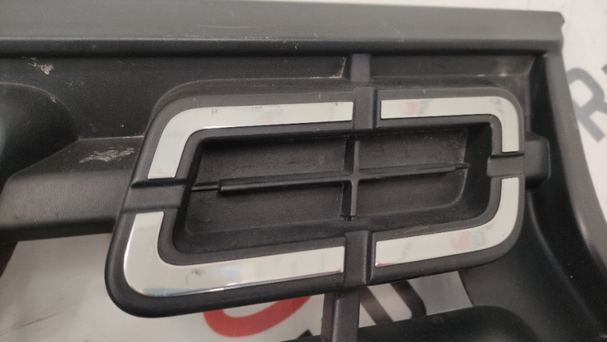 Calandra Dacia Duster