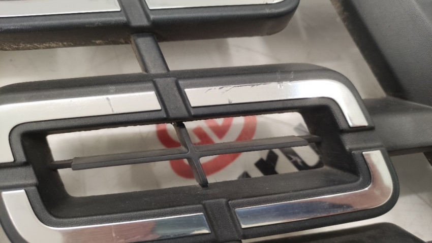 Calandra Dacia Duster