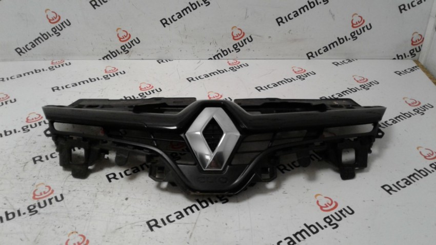 Calandra Renault clio