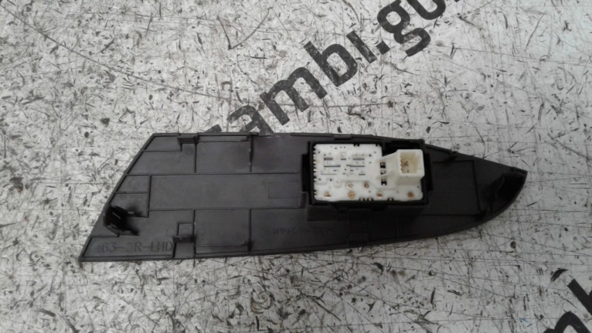 Pulsantiera Anteriore Destra Toyota iq